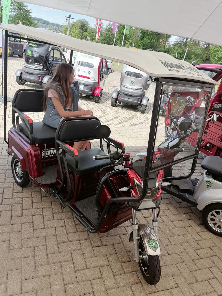 3-Rad E-Rikscha mit viel Platz TUK TUK Autorikscha Rikschas Elektro ...